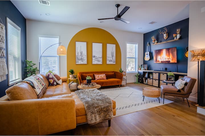 Heights Hideaway - Private Guest Room - Houston, TX