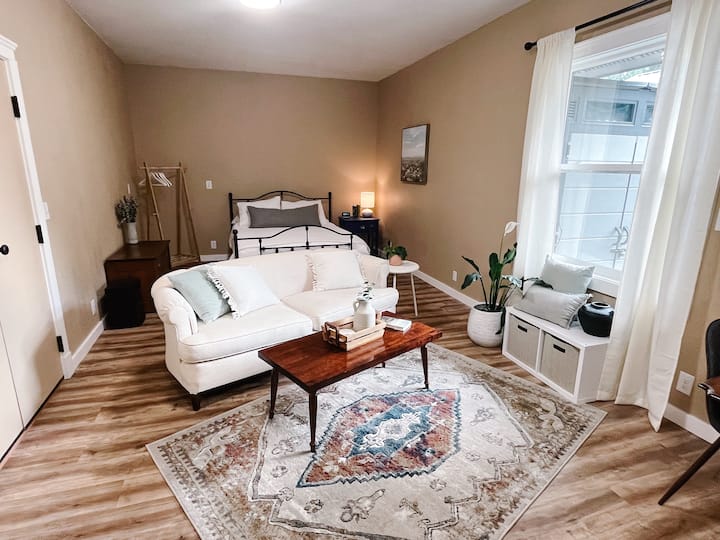 Sweet Thyme Cozy Studio Apartment - Boise, ID