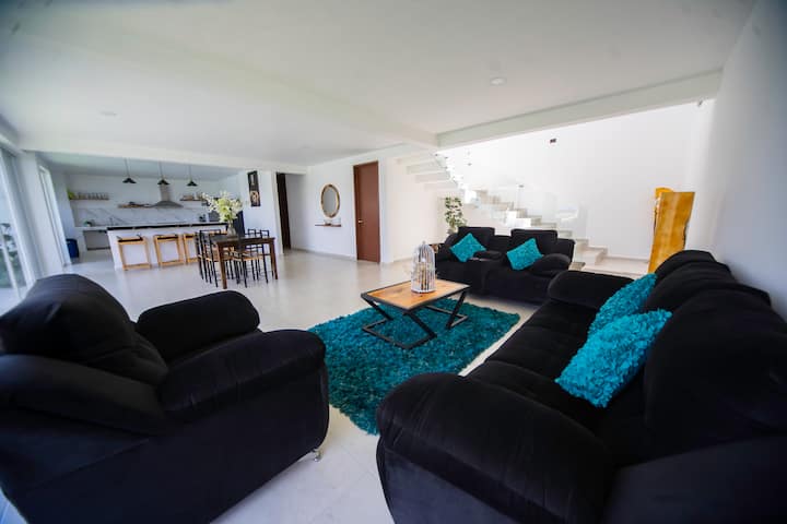 Casa Blanca
Atlixco
Alberca Climatizada
Asador - Atlixco