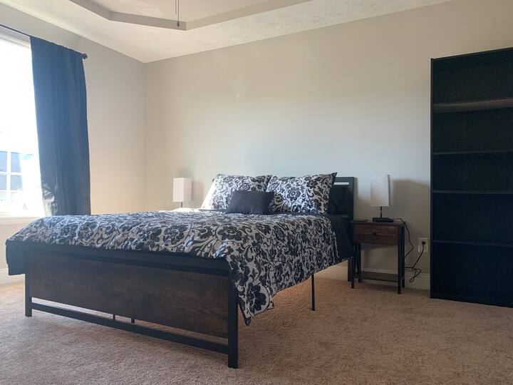 Master Suite: Queen Bed / Private Bathroom - Fayetteville, NC