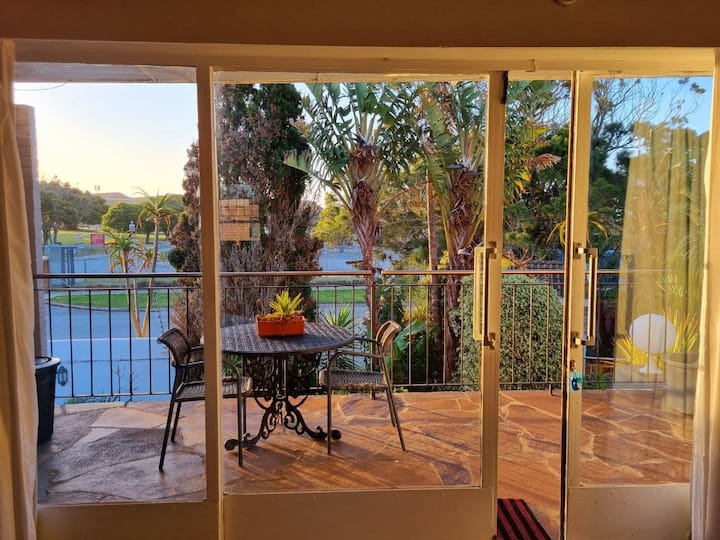 Pvt Self Catering Unit, 800m From The Beach - Port Elizabeth
