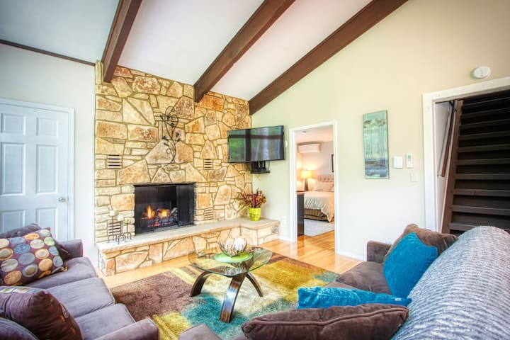 Cozy Hunter Chalet 2 Min From Mountain - Hunter Mountain, NY