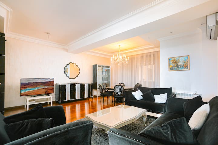 Luxe 3bd! Perfect Balcony,2 Baths! Katsin Building - Jerewan