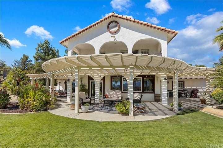 Temecula Wine Country Villa - Temecula, CA