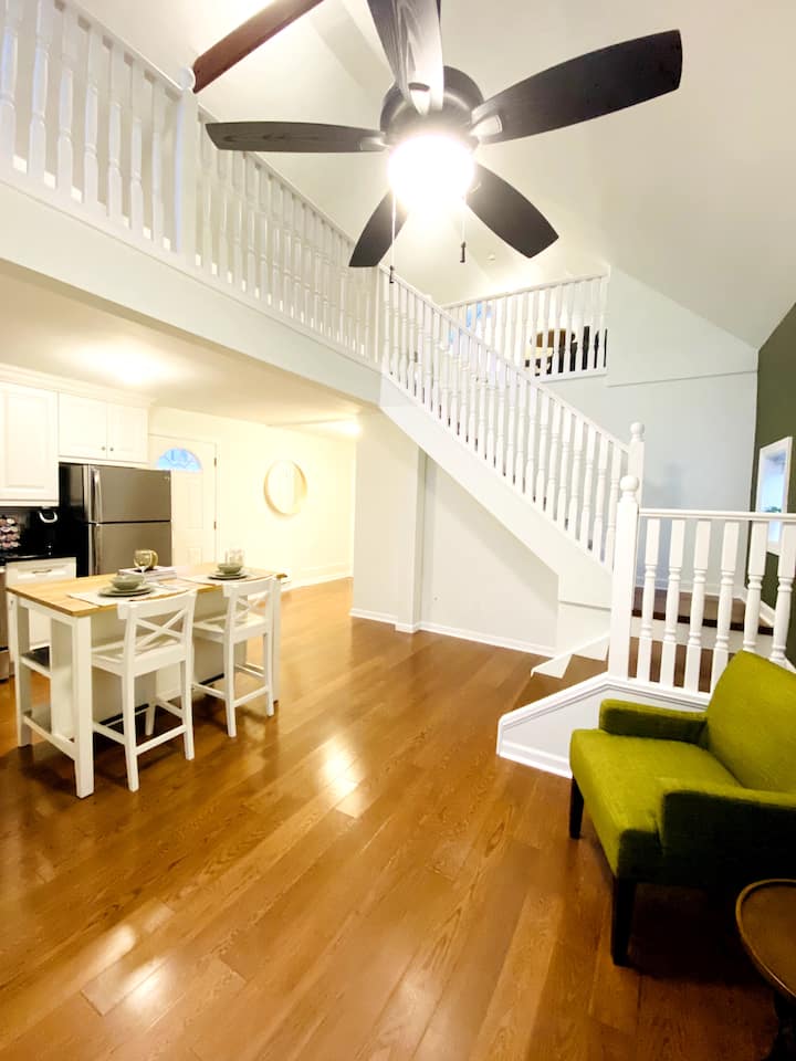 Trendy 1 Bedroom+ Loft Apartment W/ Parking - Greenwich, CT