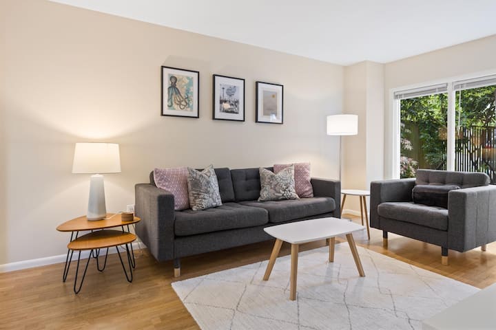 2br Queen Anne Unit |  Centrally Located - Northgate - Seattle