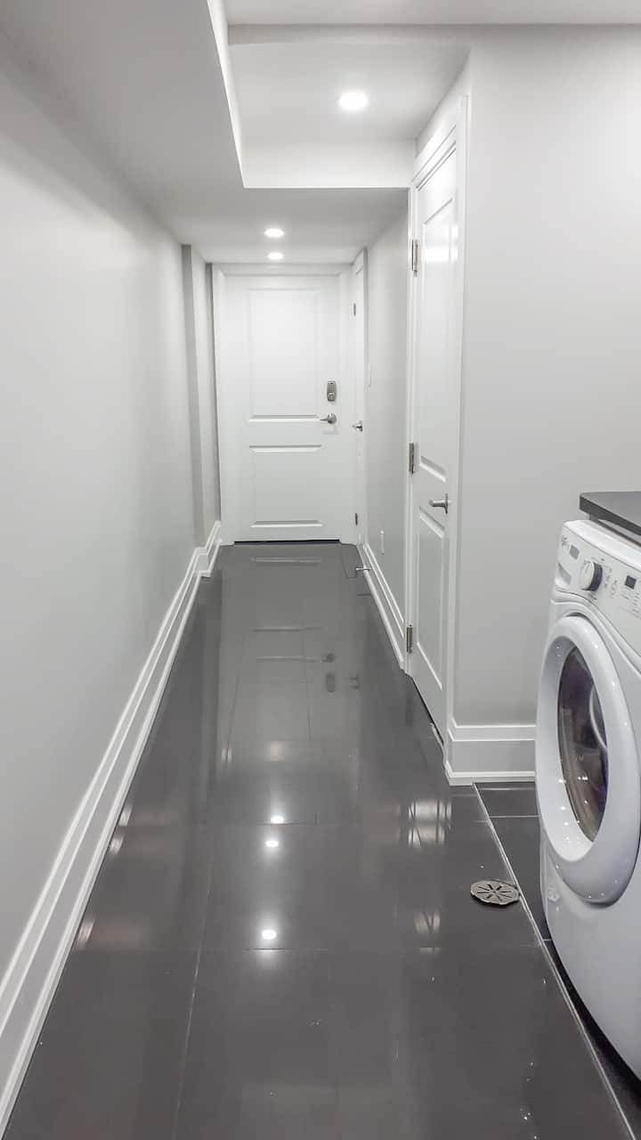 Lovely Walk Out Basement Apartment In Mississauga - Mississauga