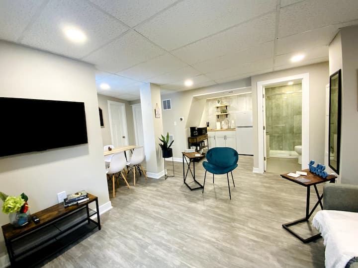 Charming Valpo University 2 Bdr Short-term Stay - Valparaiso, IN