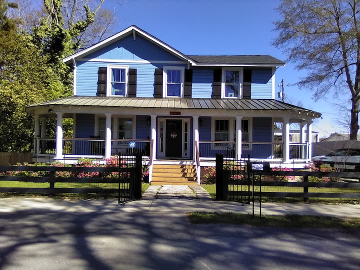 *Award* Winning Historic Home 2nd Floor 2/2 Unit - Aiken