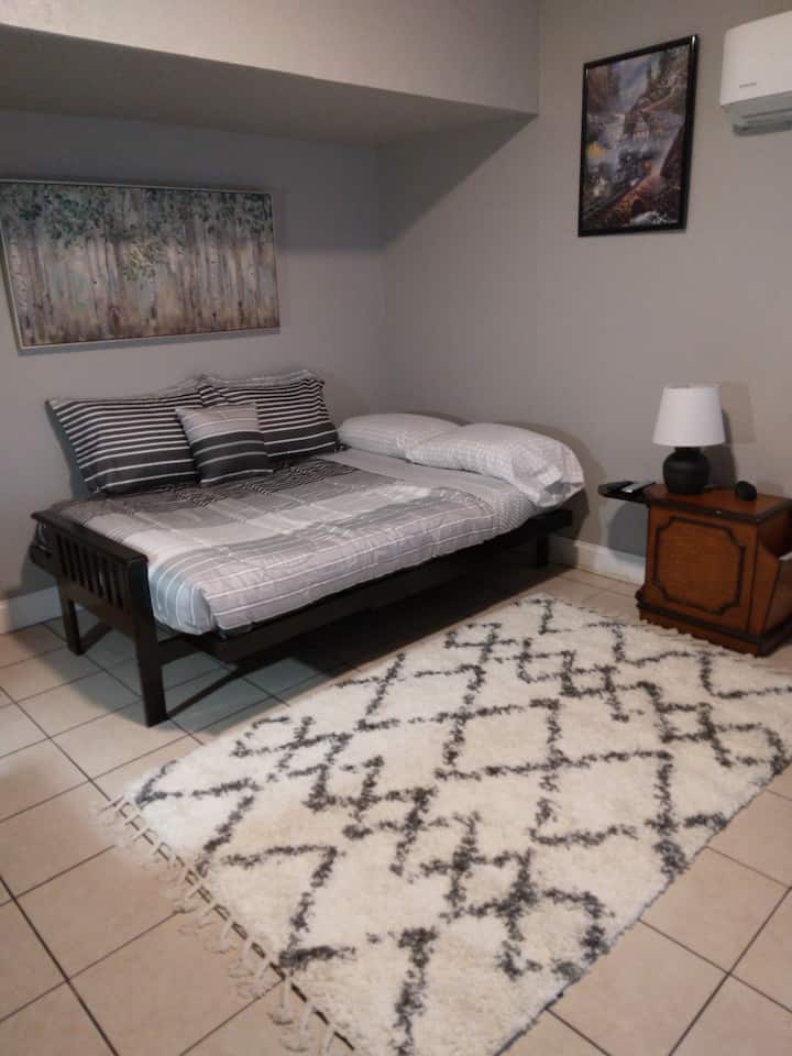 Cozy Quiet Serene Space Private Bath&entry - Clearwater, FL