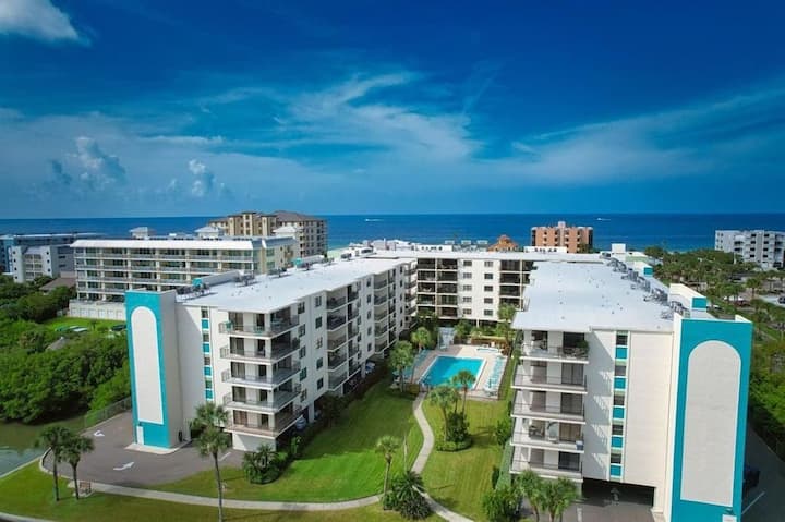 Beautiful 2 Br. Condo Just Steps Frm Beach! - Indian Shores, FL