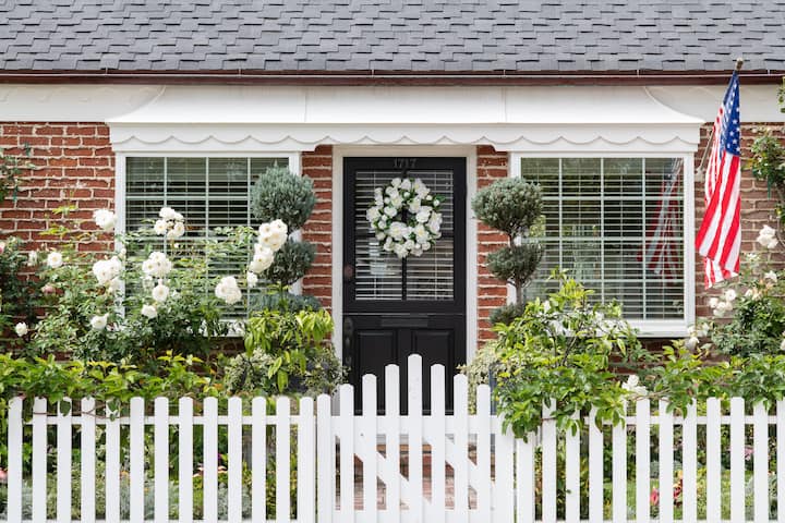 The Brick House On Peninsula Point - Newport Beach, CA