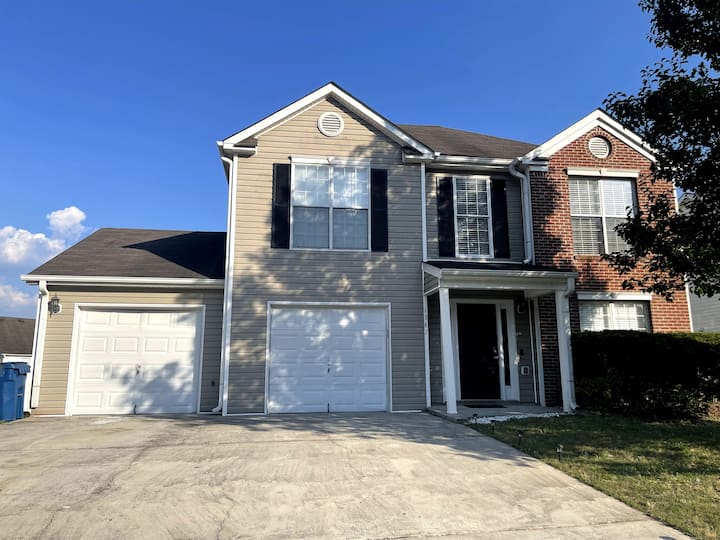 Peaceful Stay Just Minutes Away From Atlanta! - Riverdale, GA
