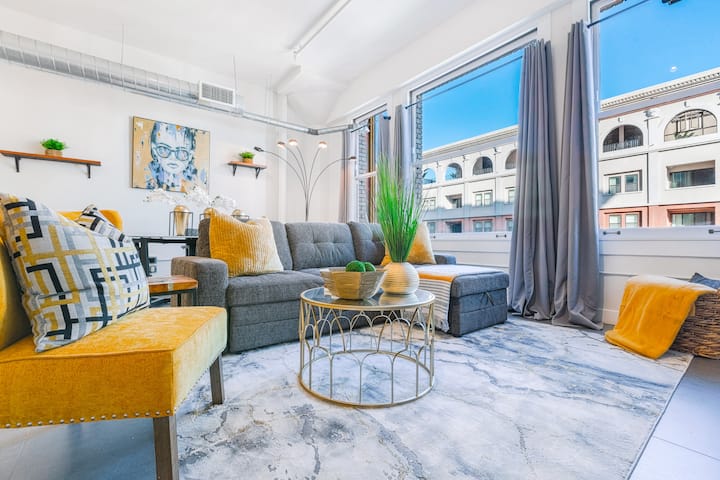 Lux | Trendy | Spacious | Dtla Condo - Los Angeles, CA