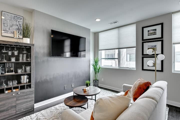 Skyline Stay - Near Downtown & Zoo+ Garage+rooftop - Omaha, NE