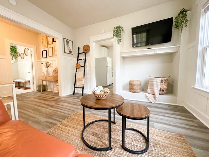 Near Mission Inn/ucr/hospital 2 Br Downstairs Unit - Riverside, CA