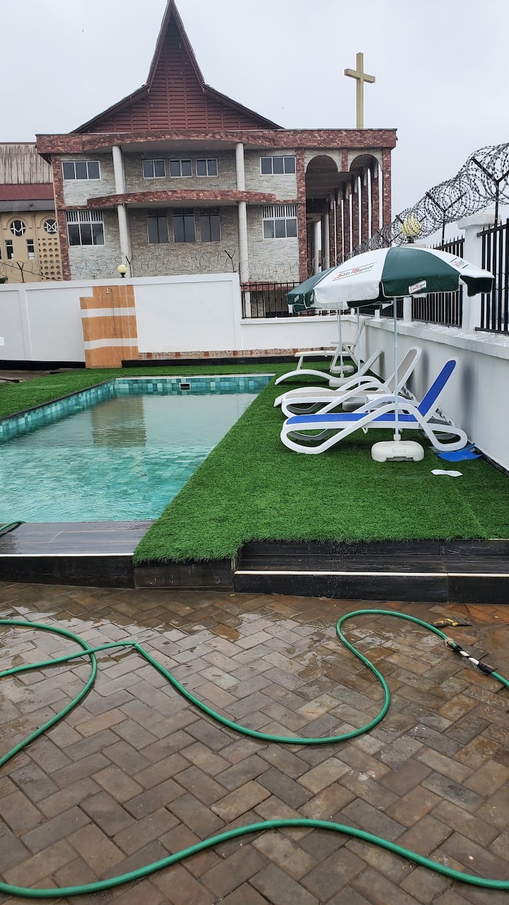 Magnifique Villa Avec Piscine Et Suite Nuptiale - Yaounde