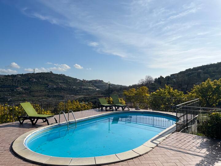 Imperia - Pool & Garden- Home Away From Home B4r - 임페리아