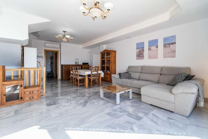 Lovely Three Story Townhouse With Sea View - Fuengirola