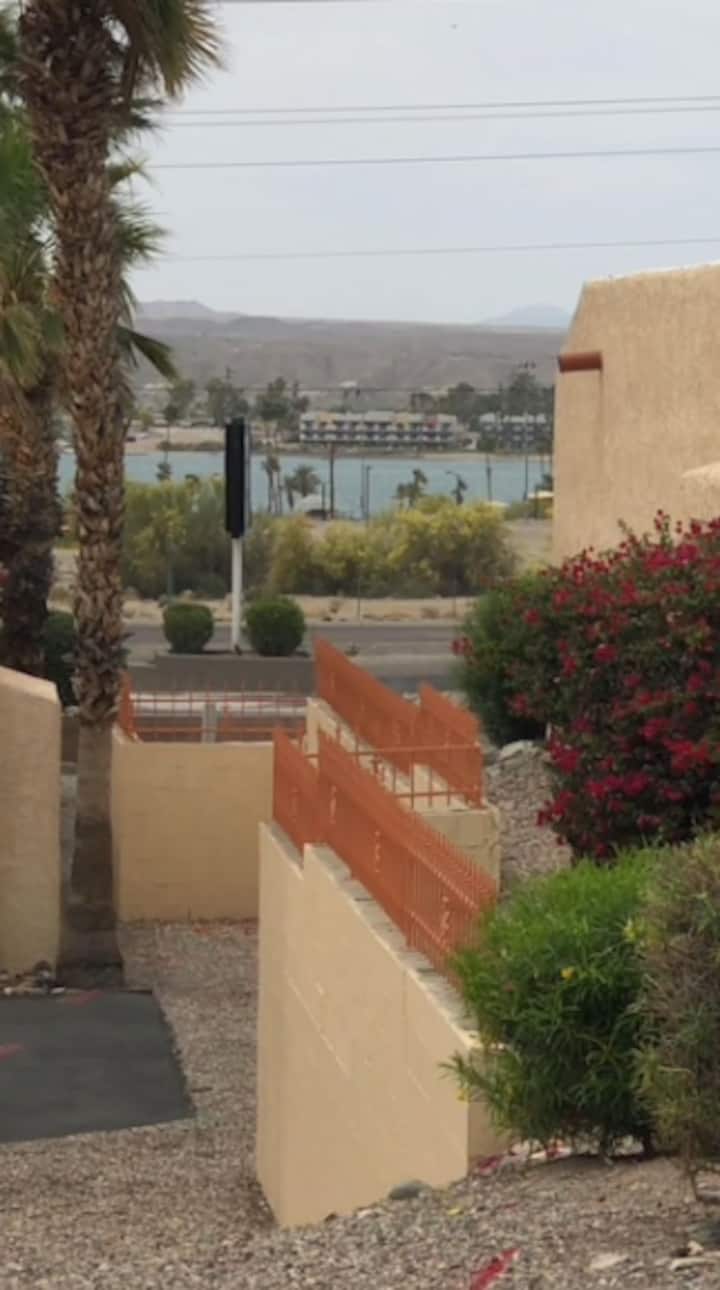 Rare Find! 2/2 + Pool And Jacuzzi   Has Lake View - Lake Havasu City, AZ