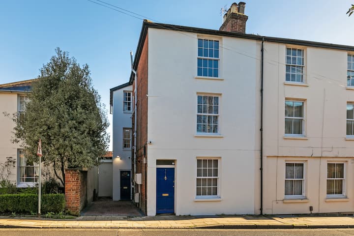 Spacious Central Winchester 1 Bedroom Flat - ハンプシャー