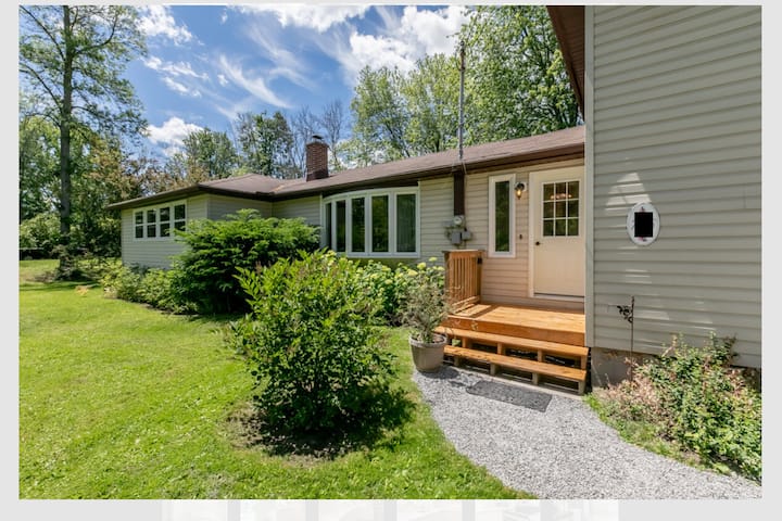 Beautiful House With Private Beach At Lake Simcoe - Georgina