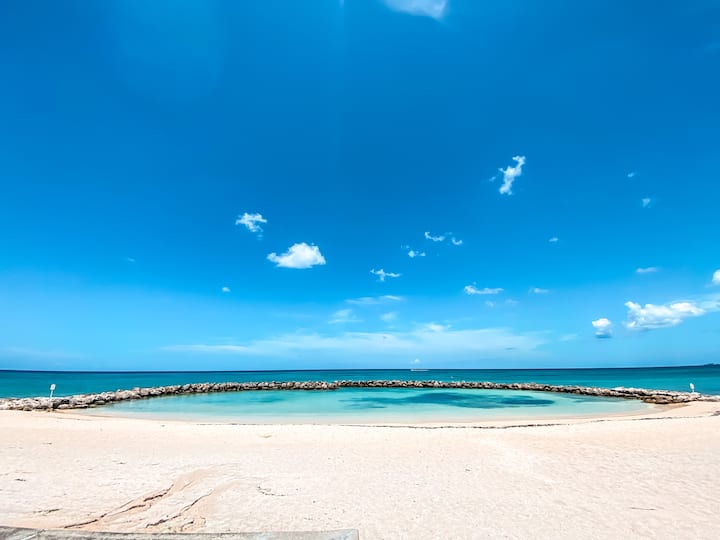 Luxury Condo On One Of The World's Best Beaches. - Cayman Islands