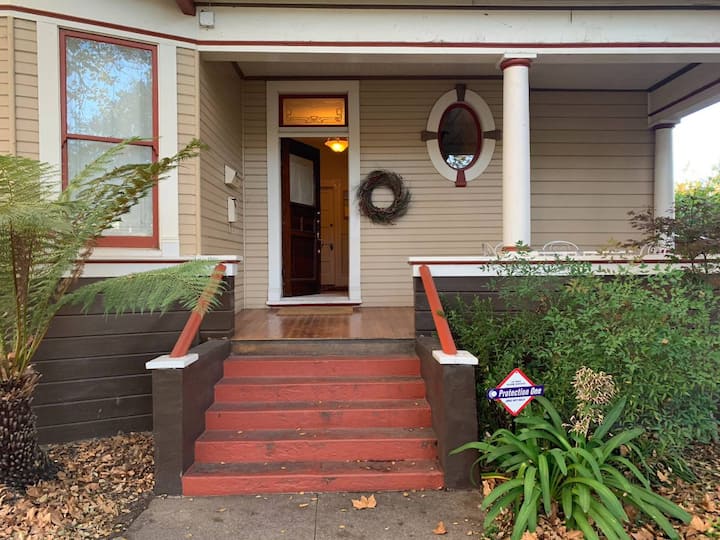 Bright & Airy Gem Off Historic Sonoma Square - Sonoma, CA
