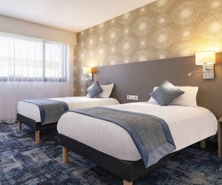 Chambre Lumineuse, Propre Proche Lac - Oyonnax