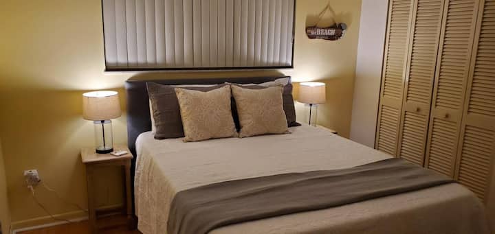 Condo At Walking Distance To The Beach, Str-02434 - Sunny Isles Beach, FL
