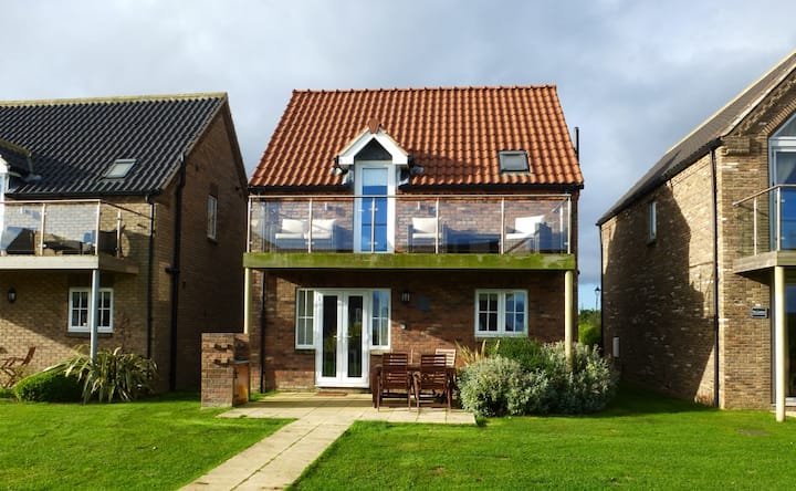 Brigg End View, Sea View Cottage At The Bay Filey - Filey