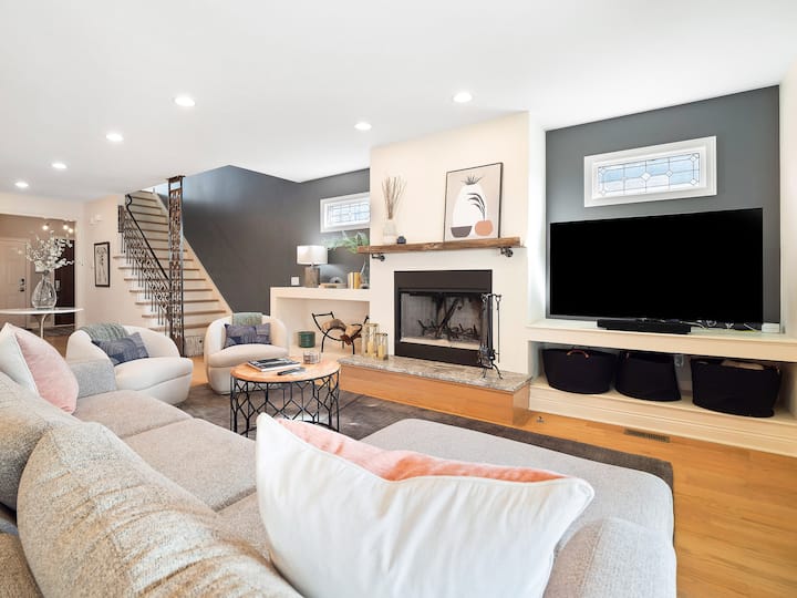 Tremont Elegance | Luxury Home W/ Theater & Patio - Cleveland, OH