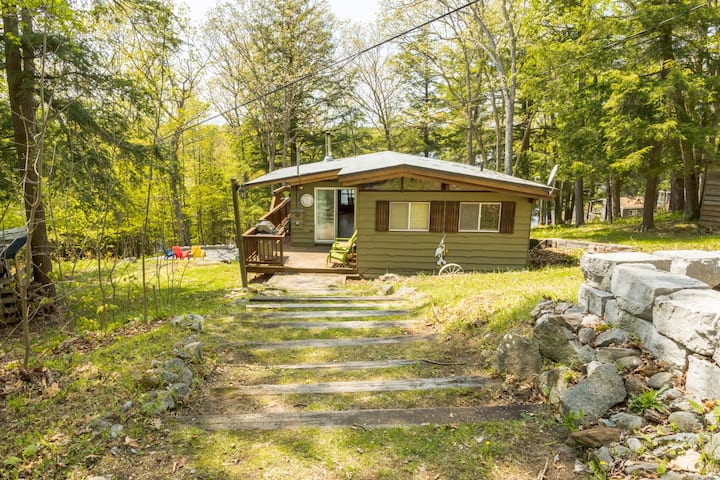Picturesque Leonard Lake Cottage - Muskoka