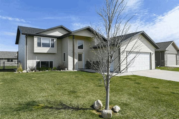 4 Bedroom 2 Bathroom Home - Spearfish, SD