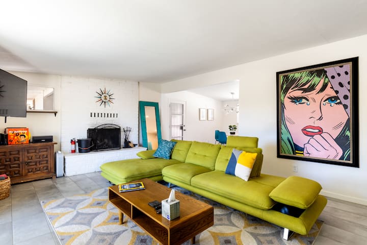 Mid Century, Acre, Pool, Spa, Firepit, Views, Pets - Yucca Valley, CA