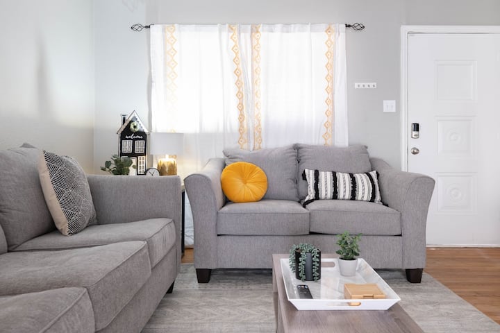 Magical Carpet Cottage - Amarillo, TX