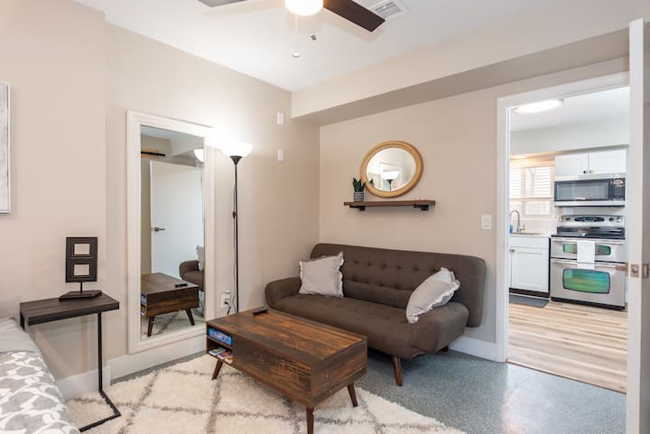 Modern Patio 928- Near Whiskey Row/ Self Check In - Prescott, AZ