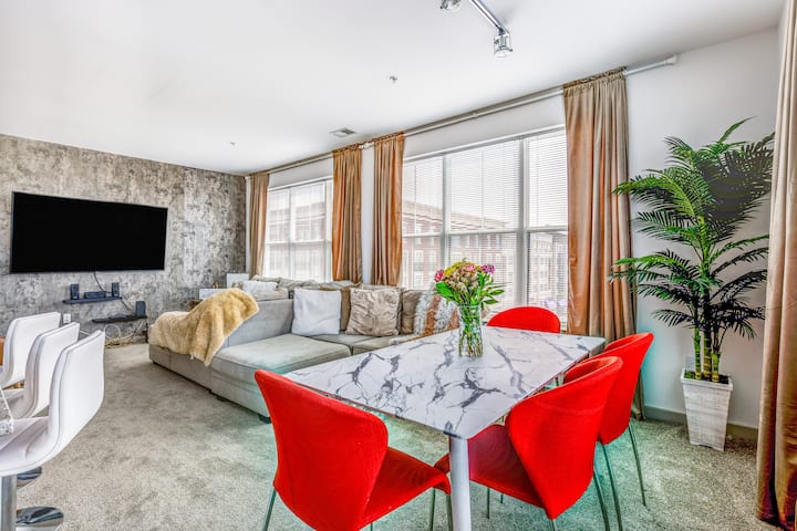 Luxury Downtown Crown Apt (Close To Dc) - Gaithersburg, MD