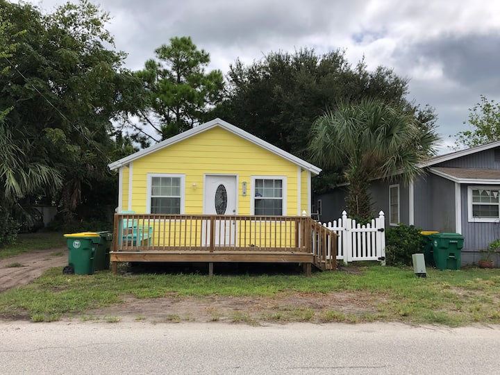 Charming Bungalow Close To Beach, Golf And Entertainment - Jacksonville, FL