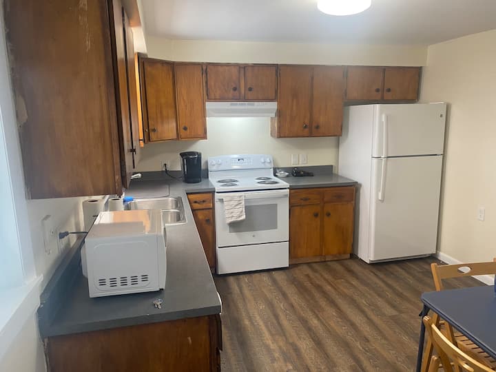 Cozy Home Intown Location. - Granville, NY