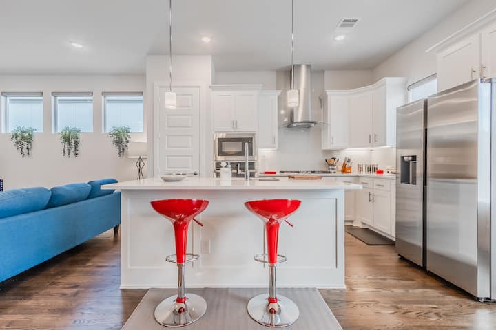 Cozy Luxury Corporate Housing (30 Night Min) - プレイノ, TX