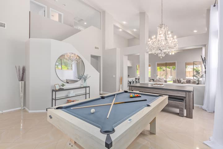 Beautiful 4 Bedroom Serene Oasis With Pool! - Peoria, AZ