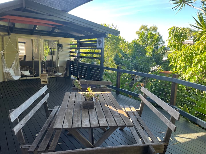 Sunny 2 Bedroom Spacious Coolum Beach Home. - Coolum Beach