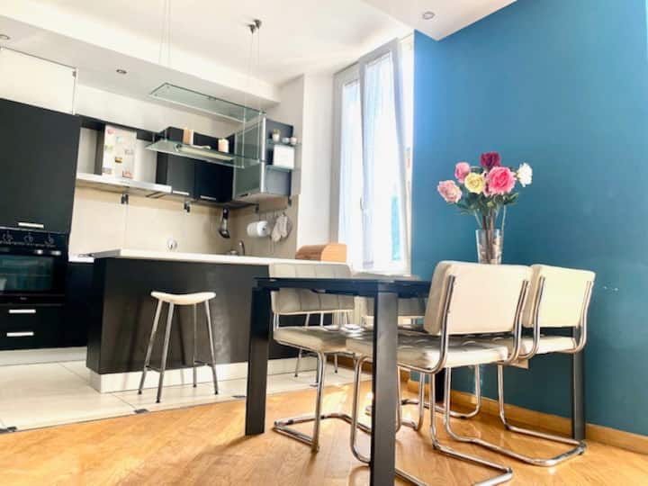 - John Flat  In Piazza Tanucci Firenze ! - - Florence