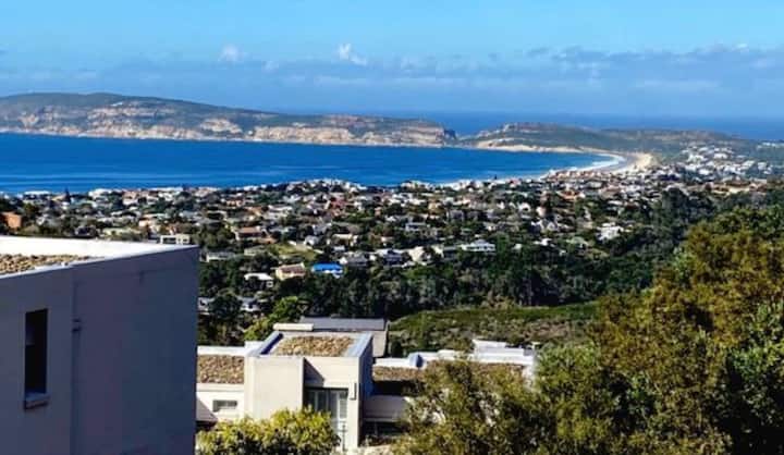 Castleton - Top Floor Unit With Great View - Plettenberg Bay