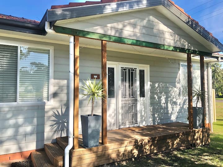 Bay Bliss Getaway - Short Walk To Two Beaches - Port Stephens