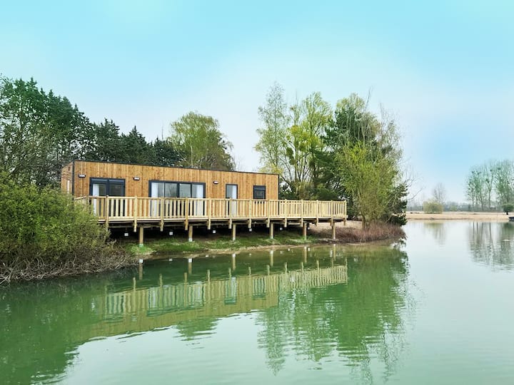 Prestige Waterfront Lodge 8 People Bungalows For Rent In Gravon Prestige Waterfront Lodge 8 People Bungalows For Rent In Gravon