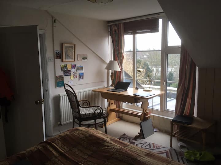 Private Attic In Georgian Townhouse & Free Parking - Royal Leamington Spa