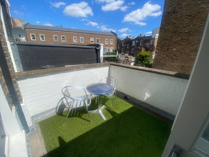2 Bed Flat With Roof Terrace Nw5 - Bloomsbury