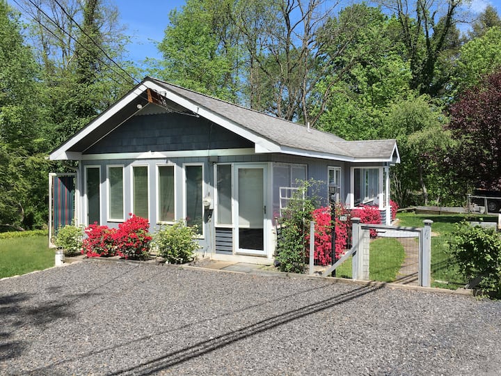Yardley, Bucks County Pa Centrally Located Cottage - Newtown, PA